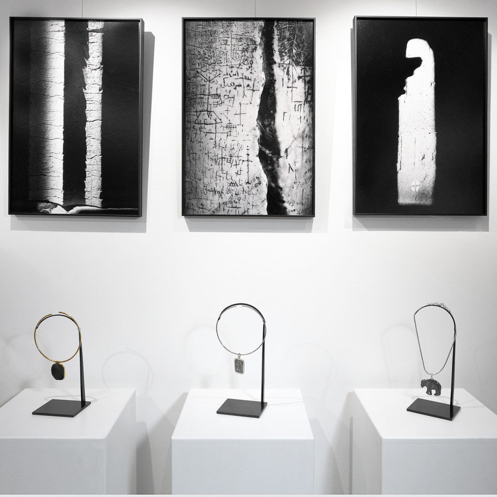 Triptyque de photographies en noir et blanc par Ferrante Ferranti - OΔK